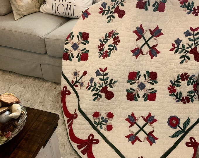 Vintage Arch Quilt Hawthorne NY , Antique Floral Appliqué , Handcrafted ...