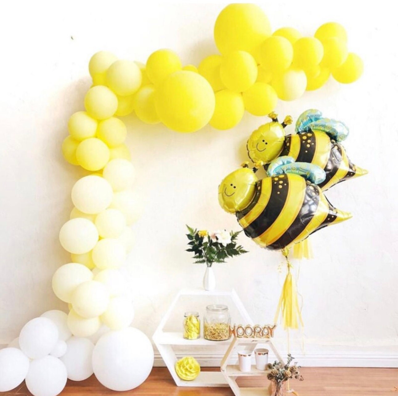 Bee Balloon Bouquet Bee Foil Balloon HAPPY BEEDAY Letter - Etsy Canada