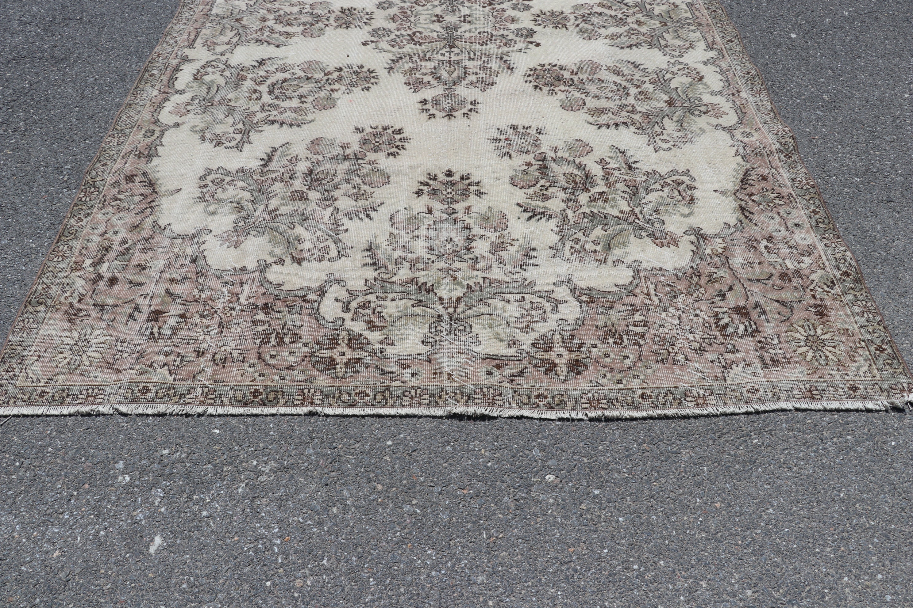 Oriental area rug Turkish oversize rug Vintage handmade rug | Etsy