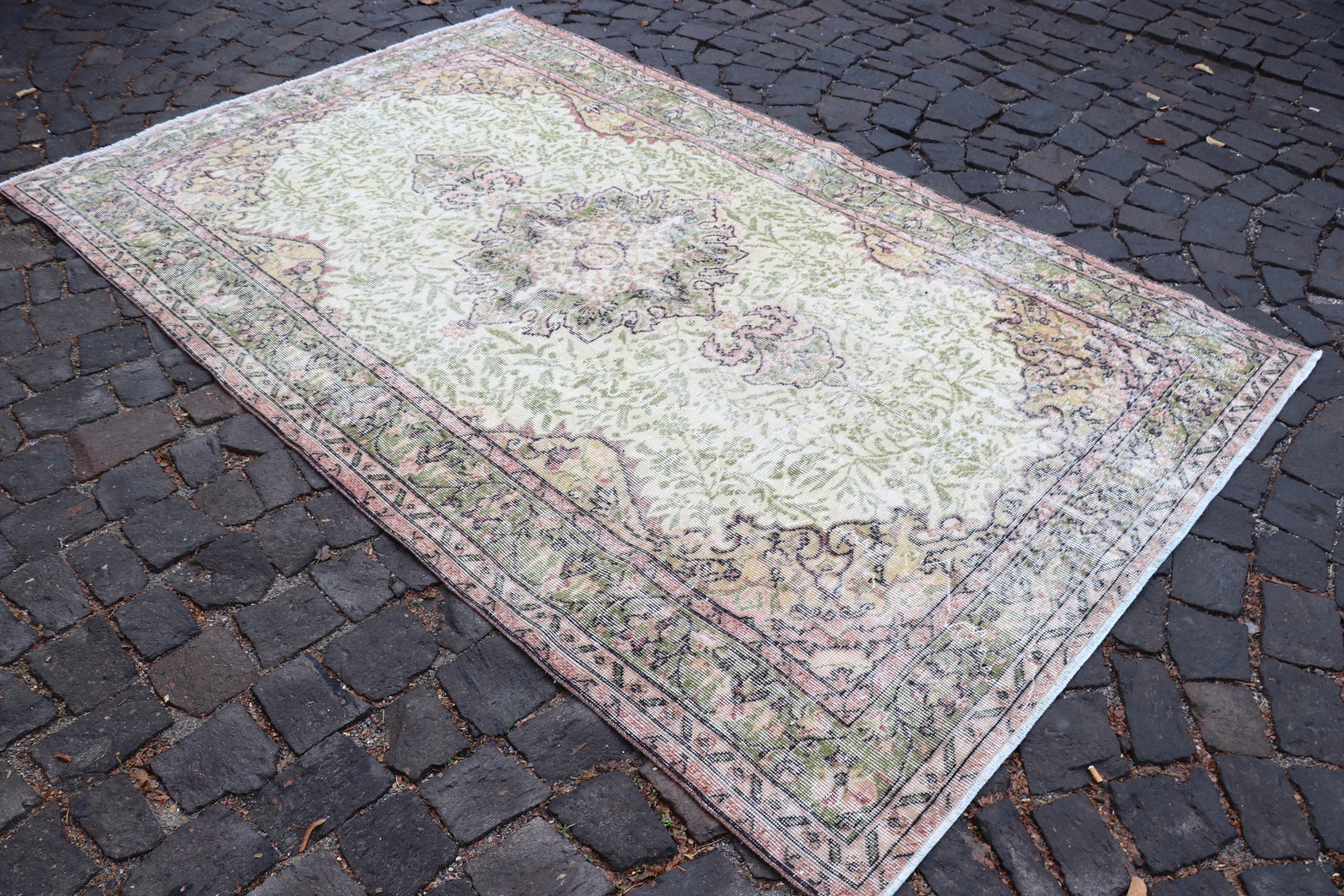 Turkish rug Vintage rug Green rug Tribal rug 5.6 x 8.8 ft | Etsy