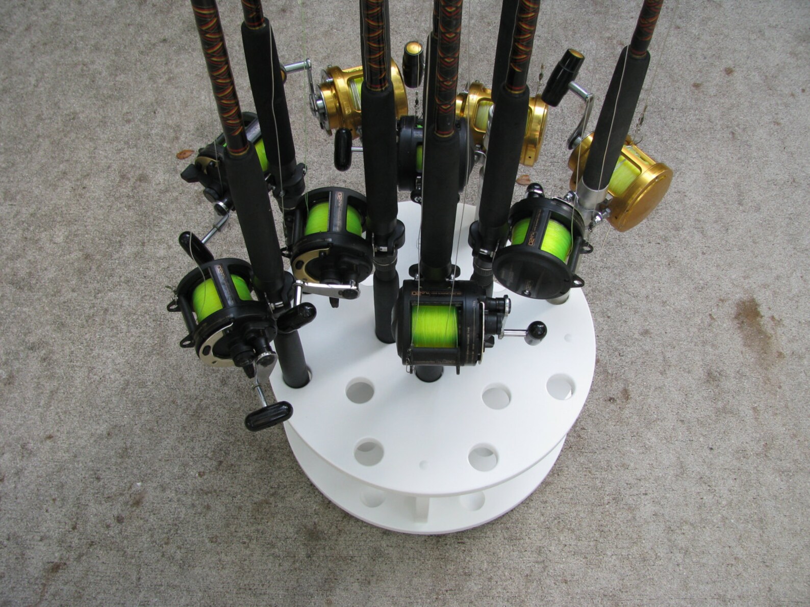 Circular Fishing Rod Rack for 16 Big Game Rods & Reels Plus Easy ...