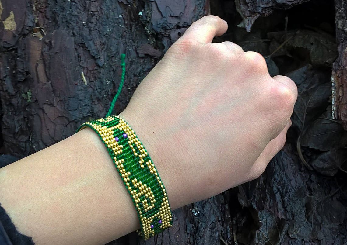 Salamander Bracelet, Gold Beaded Bracelet, Green Geko Bracelet, Loom ...