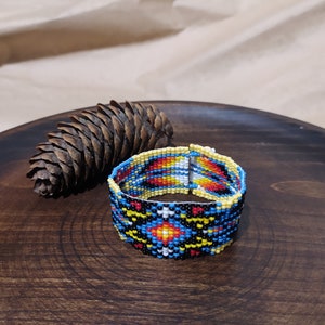 Cherokee Style Vibrant Patterns Native America Inspired Bead Bracelet ...