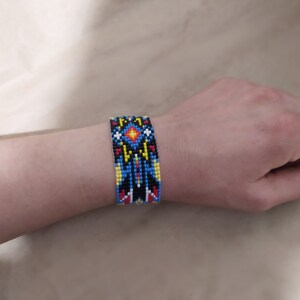 Cherokee Style Vibrant Patterns Native America Inspired Bead Bracelet ...