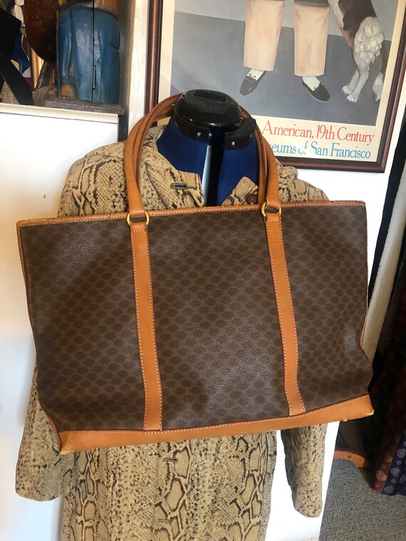 Celine Vintage signature leather & authentic, large 1… - Gem