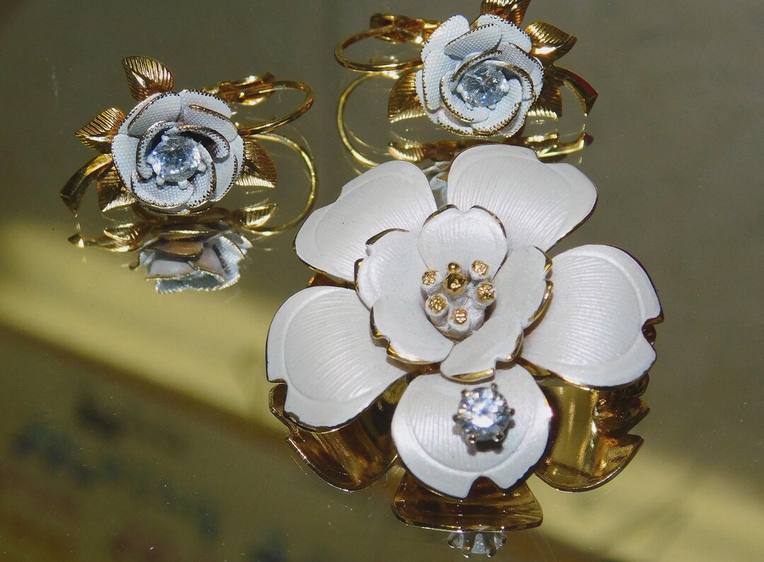 Gold Plated White Enameled Flower Pendent Brooch & Earrings Set ...