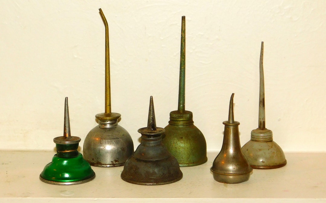 Vintage Lot of 5 Small 'thumb Pump' Hand Oiler & Damaged Green Plastic ...