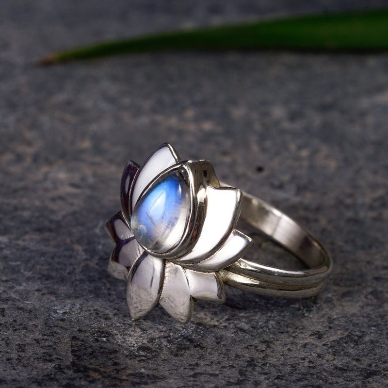 Lotus Flower Ring - Etsy