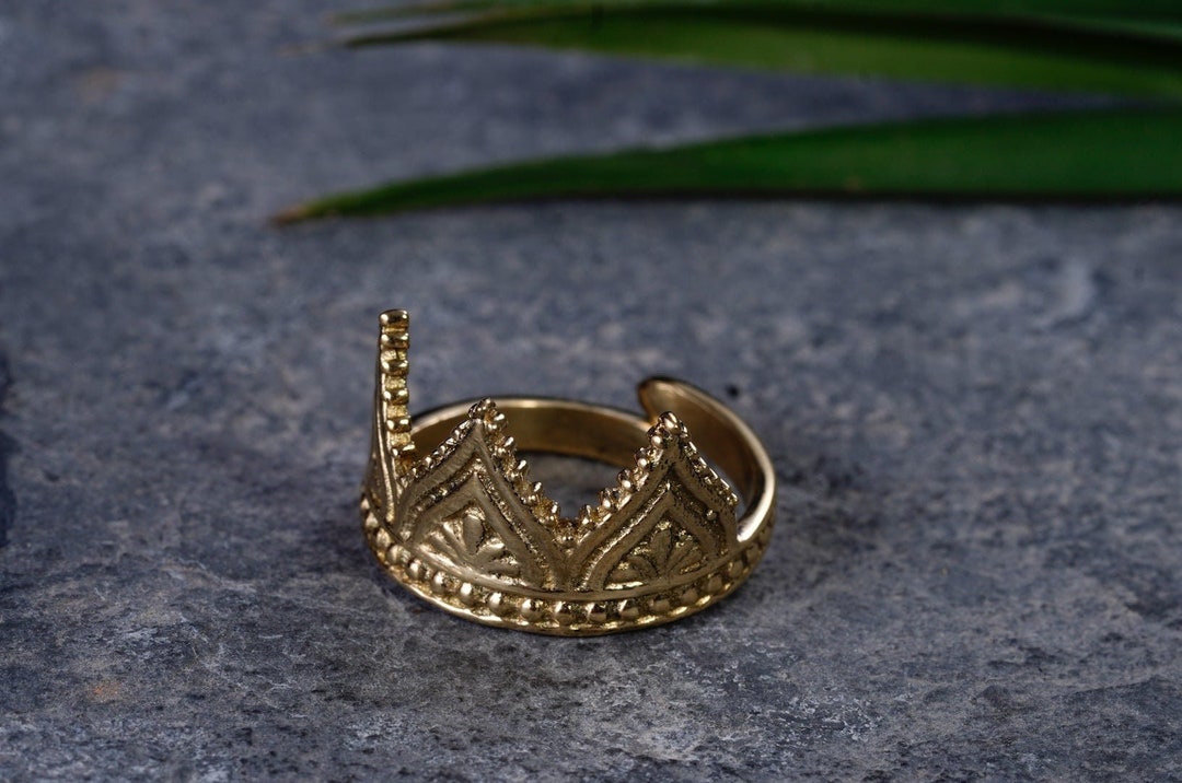 Ring ~ CROWN ~ Brass ~ Princess Ring - Etsy