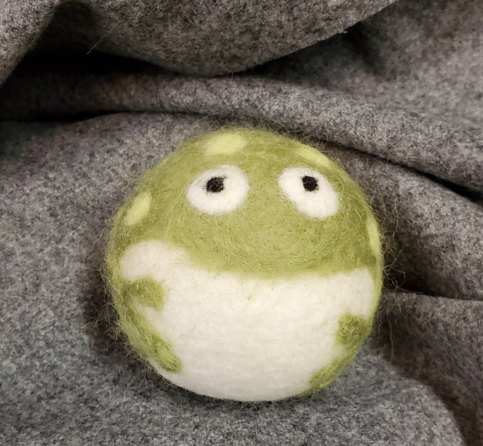 Frog Ball.. Wool Felt Ball. Toy. Dryer Ball. Decor. Ornament. - Etsy