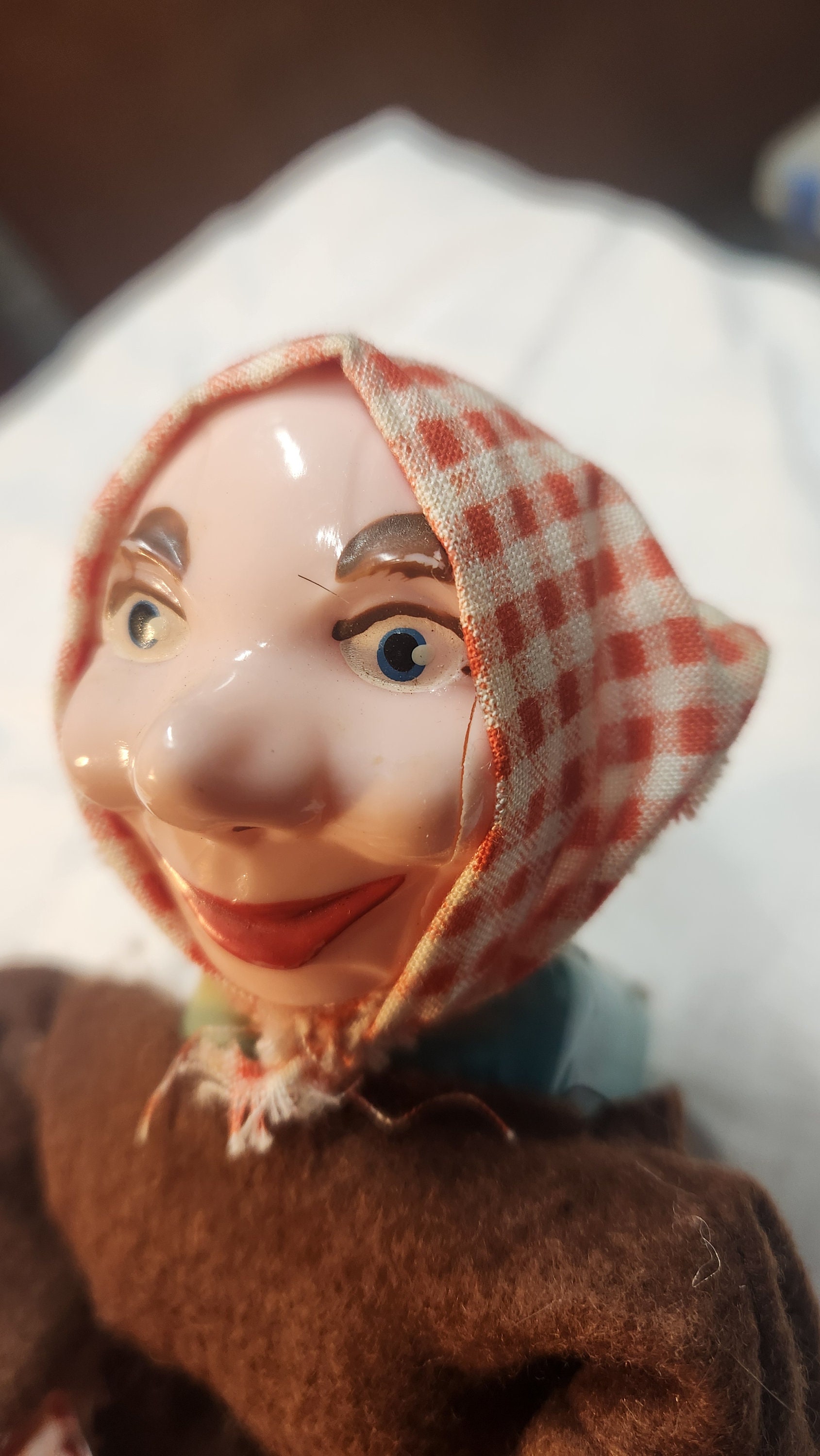 Vintage Old Washer Woman Mechanical Doll Sweeping Floor - 6" Tall ...
