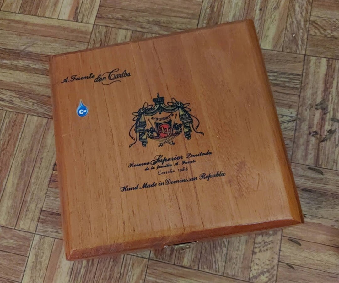 Reserva Superior Limitada De La Familia A. Fuente Cosecha 1984 Cigar ...