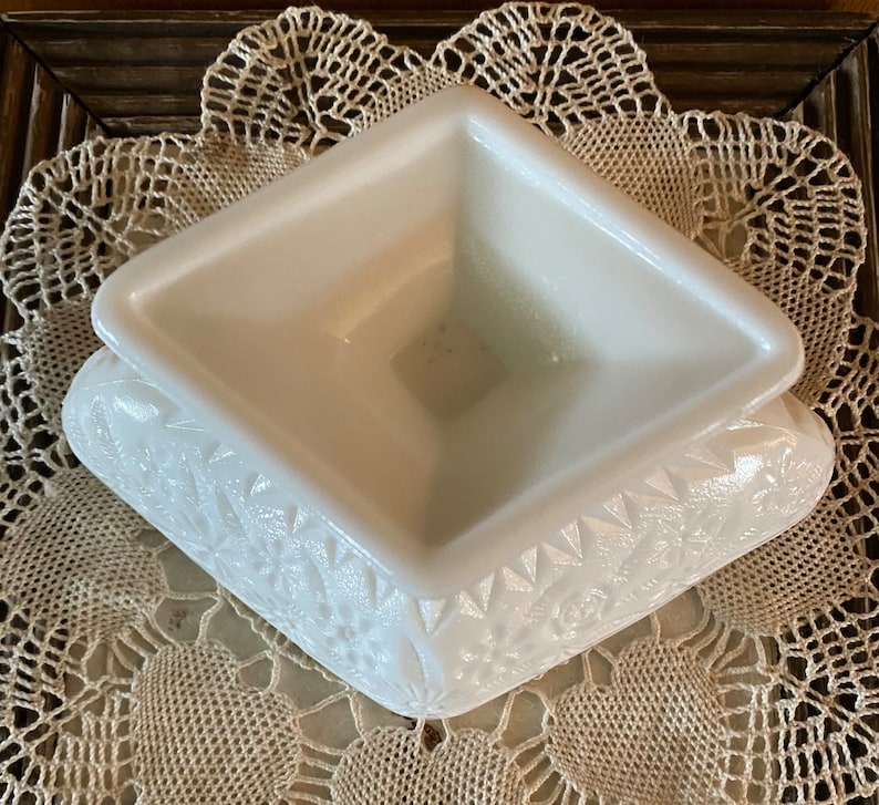 Vintage Indiana Glass Milk Glass Pineapple/daisy Triangular Pedestal ...