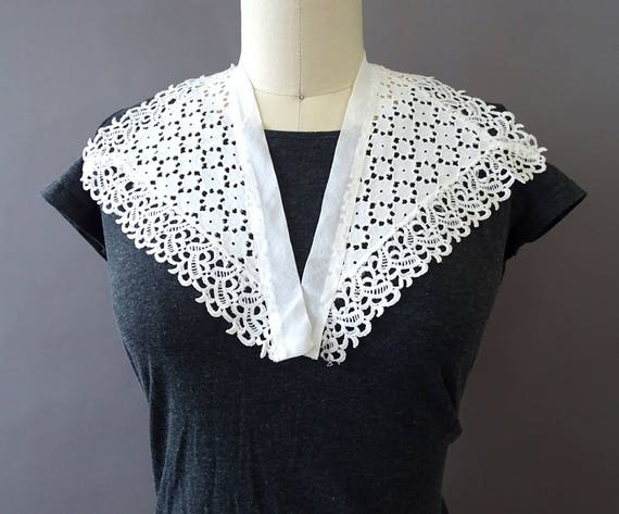 Vintage White Collar- Eyelet Lace Collar - Single Whi… - Gem