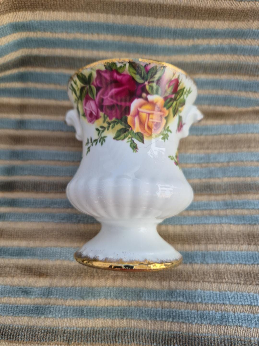 Royal Albert Old Country Roses Bud Vase Urn 1962 - Etsy