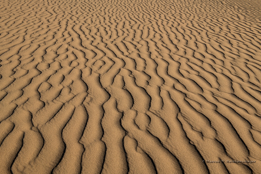 Endless Sand Dune Ripples at Eureka Dunes, Death Valley National Park ...