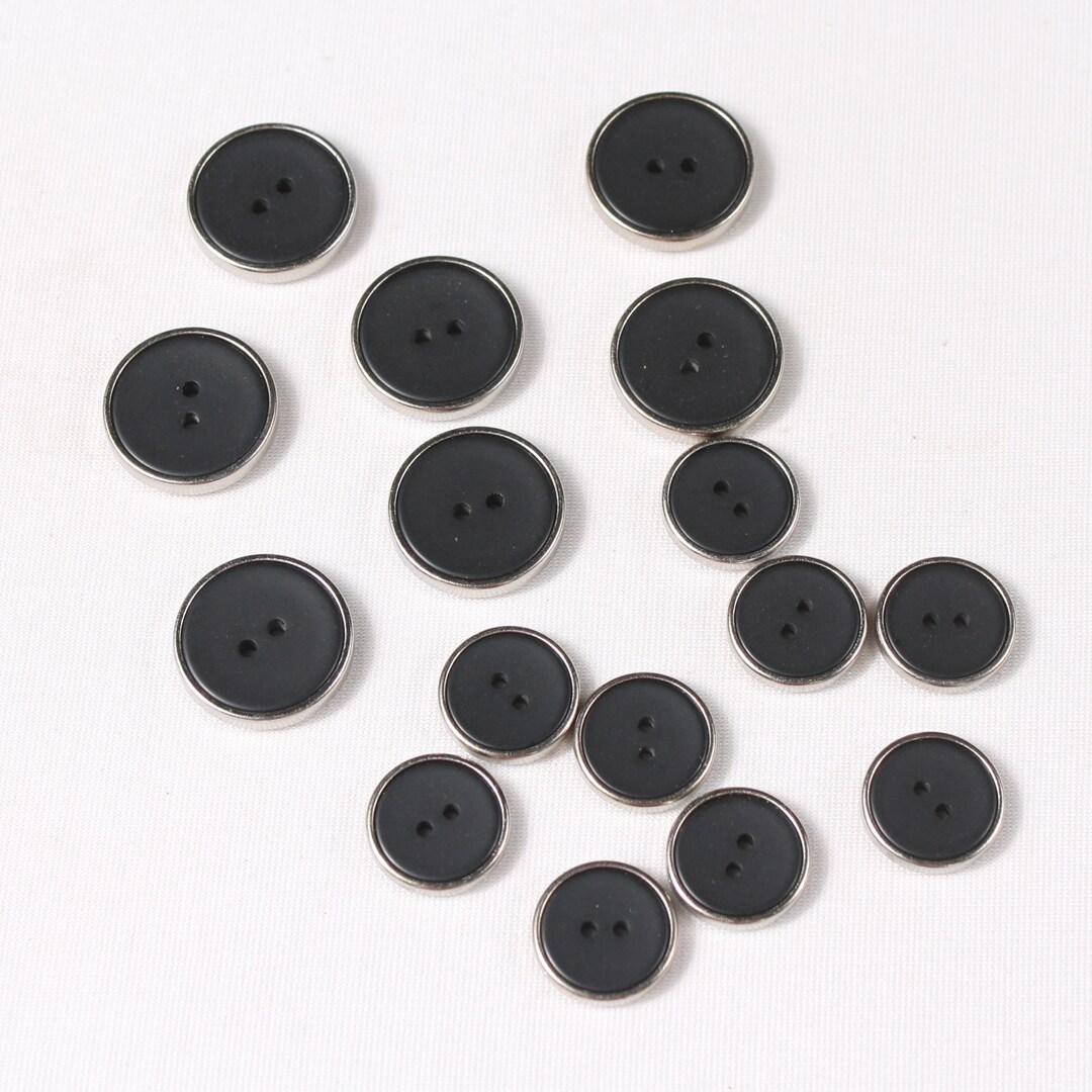 12 Buttons, 2 Holes, Black and Silver, 18mm or 23mm, Polyester 8261-ST ...