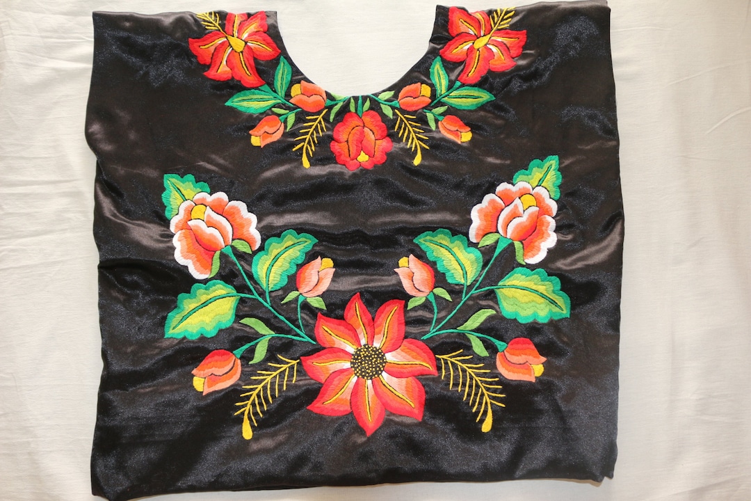 Huipil mexicano TEHUANA: huipil de Oaxaca con flores bordadas a mano ...