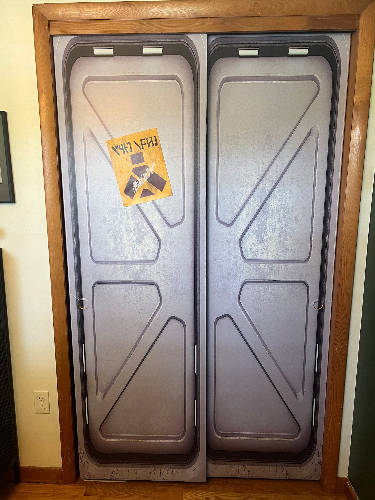 Metal Sci Fi Door Mural - Armored Bunker, Starship Airlock, Gateway ...
