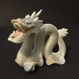 Vinatge Yoshimi K Porcelain Foo Dragon Figurine Gray/white With Sphere ...