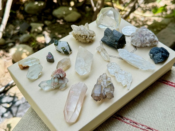 Wholesale Crystal Lots - HANAQPACHA