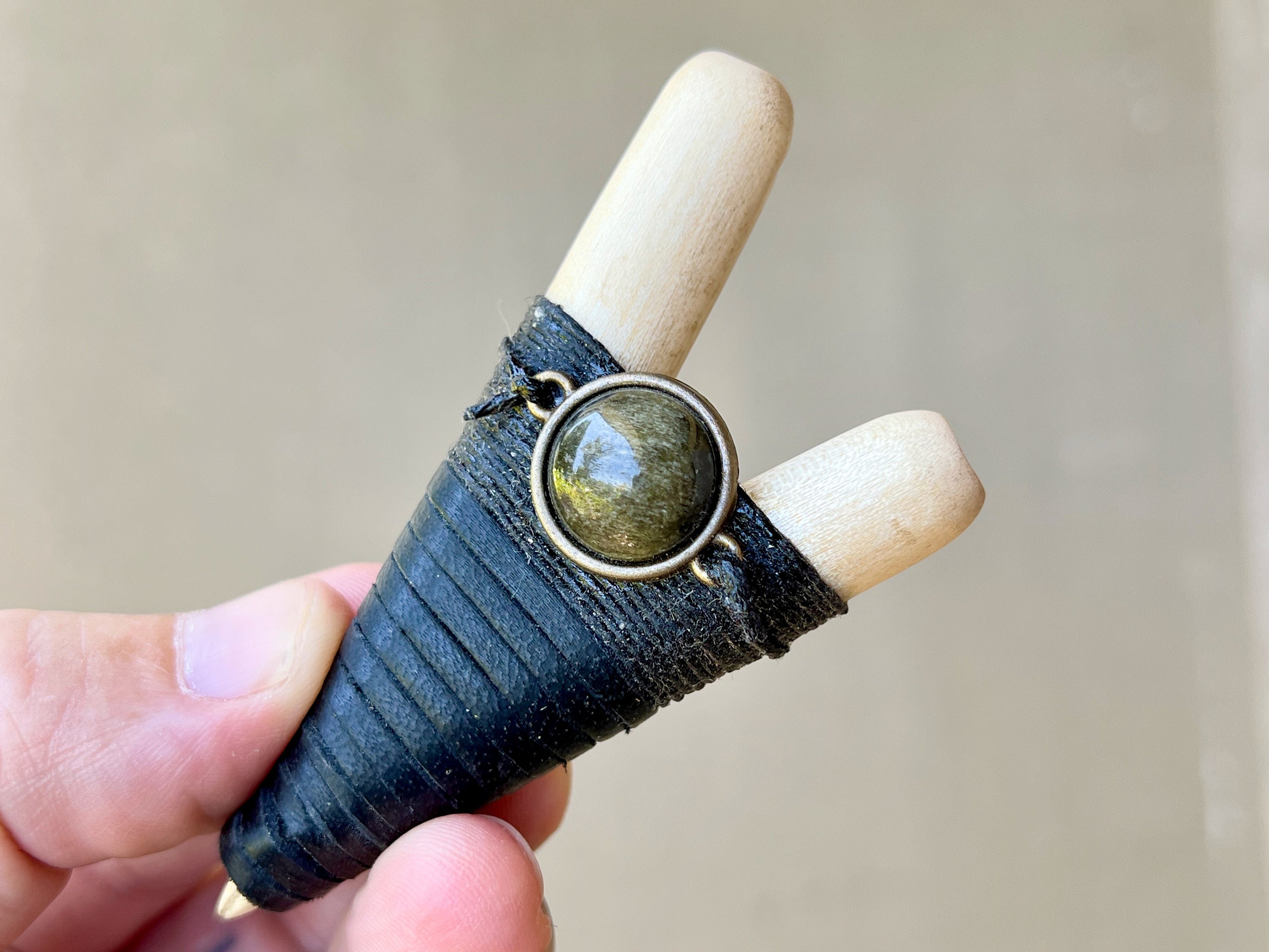 Kuripe, Natural Light Wood Kuripe with Silver Sheen Obsidian ...