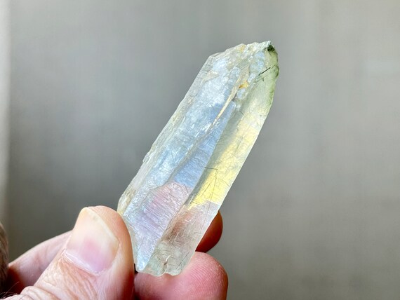 Quartz & Inclusions - HANAQPACHA