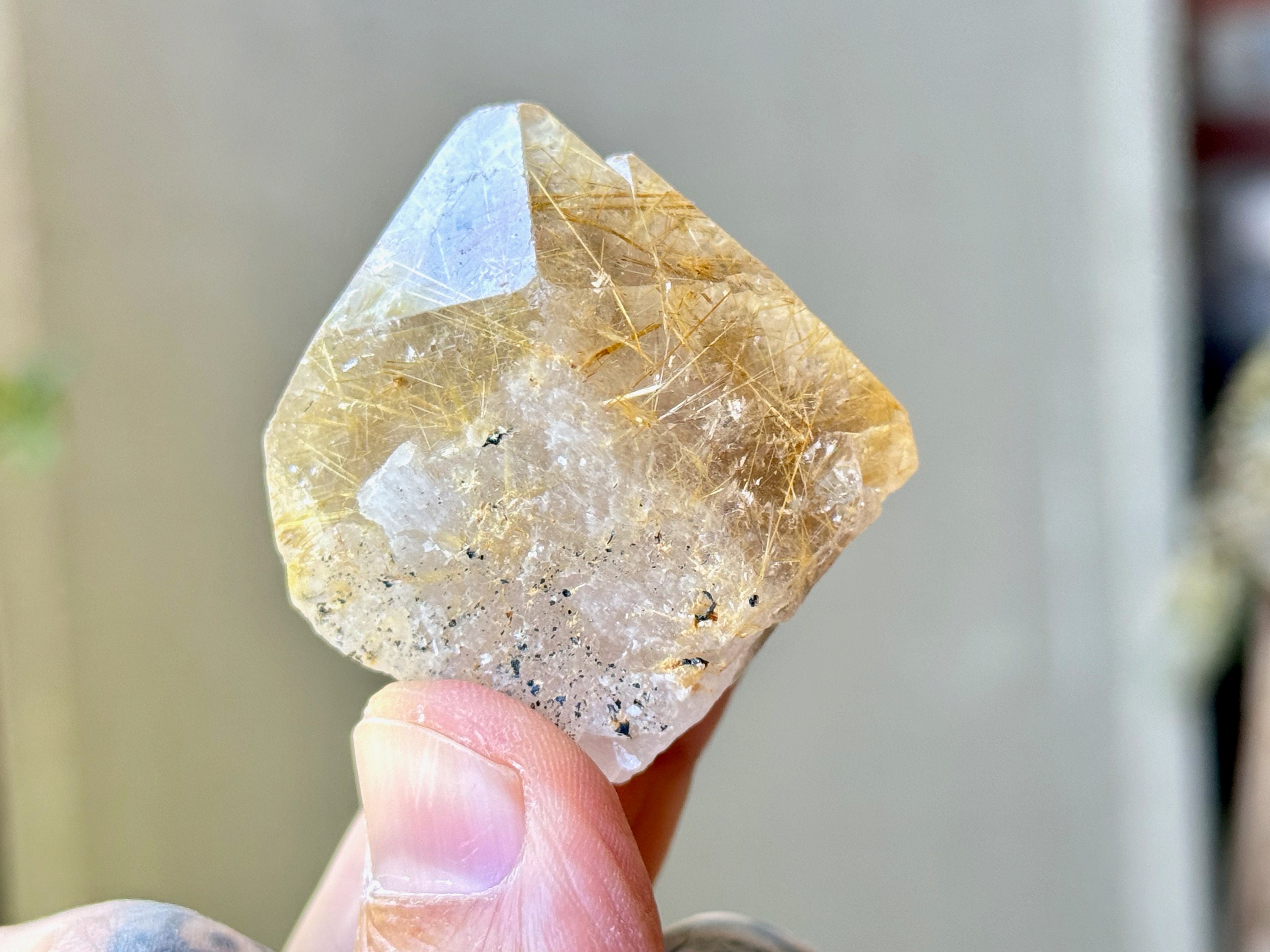 Golden Rutile Quartz with Outstanding Rutile Needle Inclusions ...