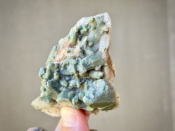 Quartz & Inclusions - HANAQPACHA