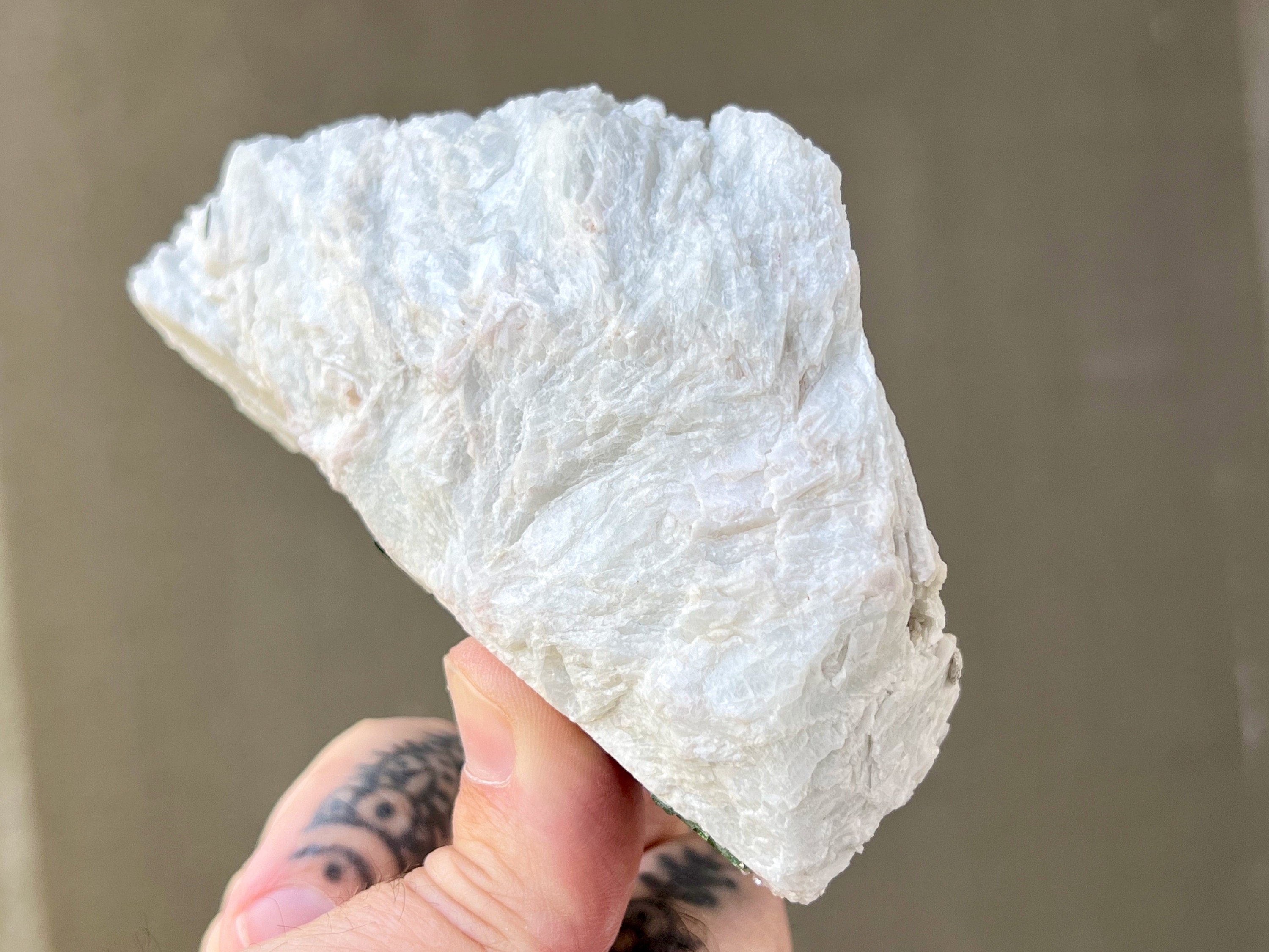 White Albite with Teal Blue Green Tourmaline Inclusion, 314g, Rare Find ...