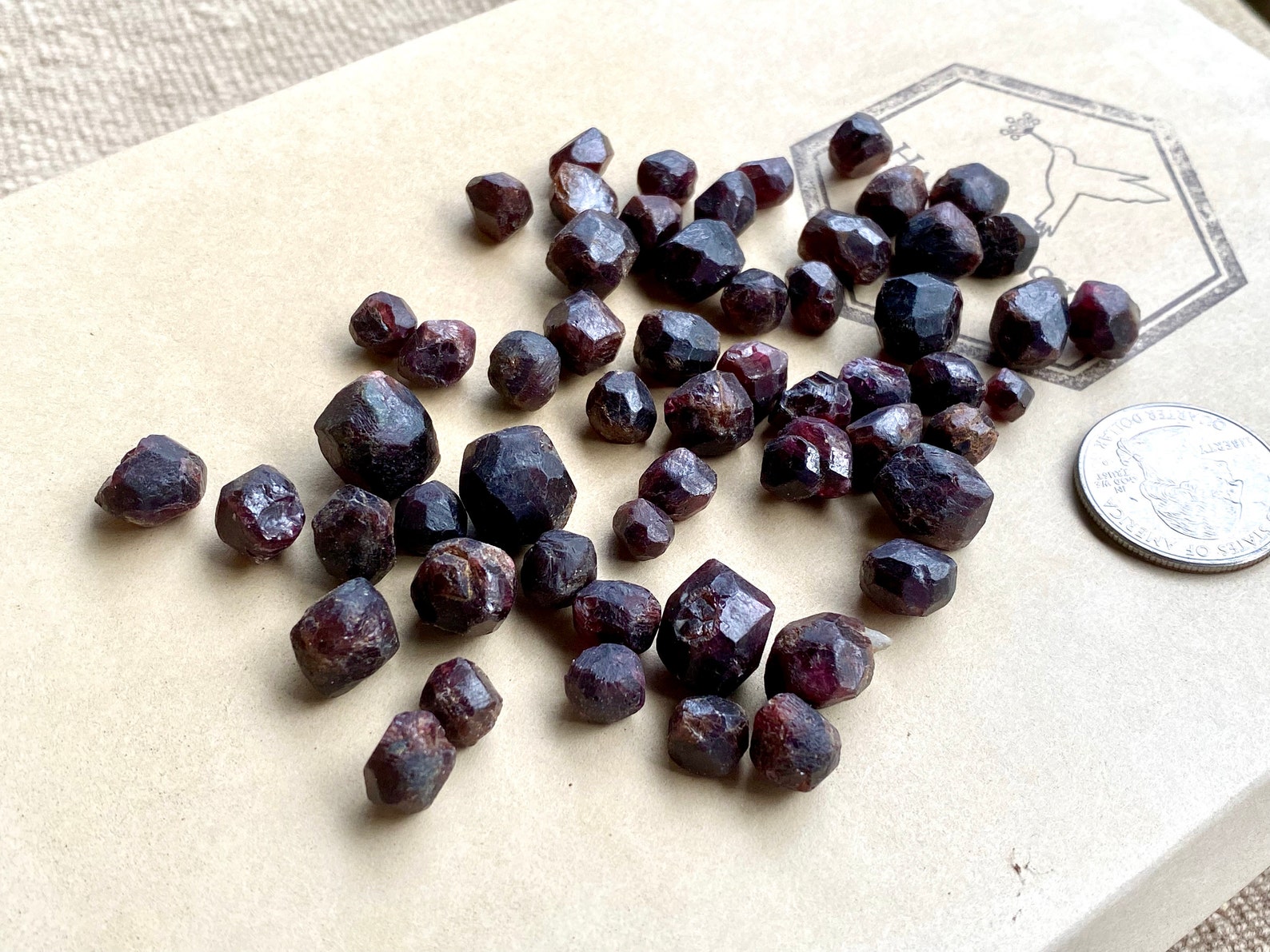 Red Garnet Crystals Small Raw Garnets for Crystal Grid or - Etsy UK