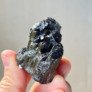 Black Tourmaline With Iridescent Green Tourmaline Inclusion, 62g ...