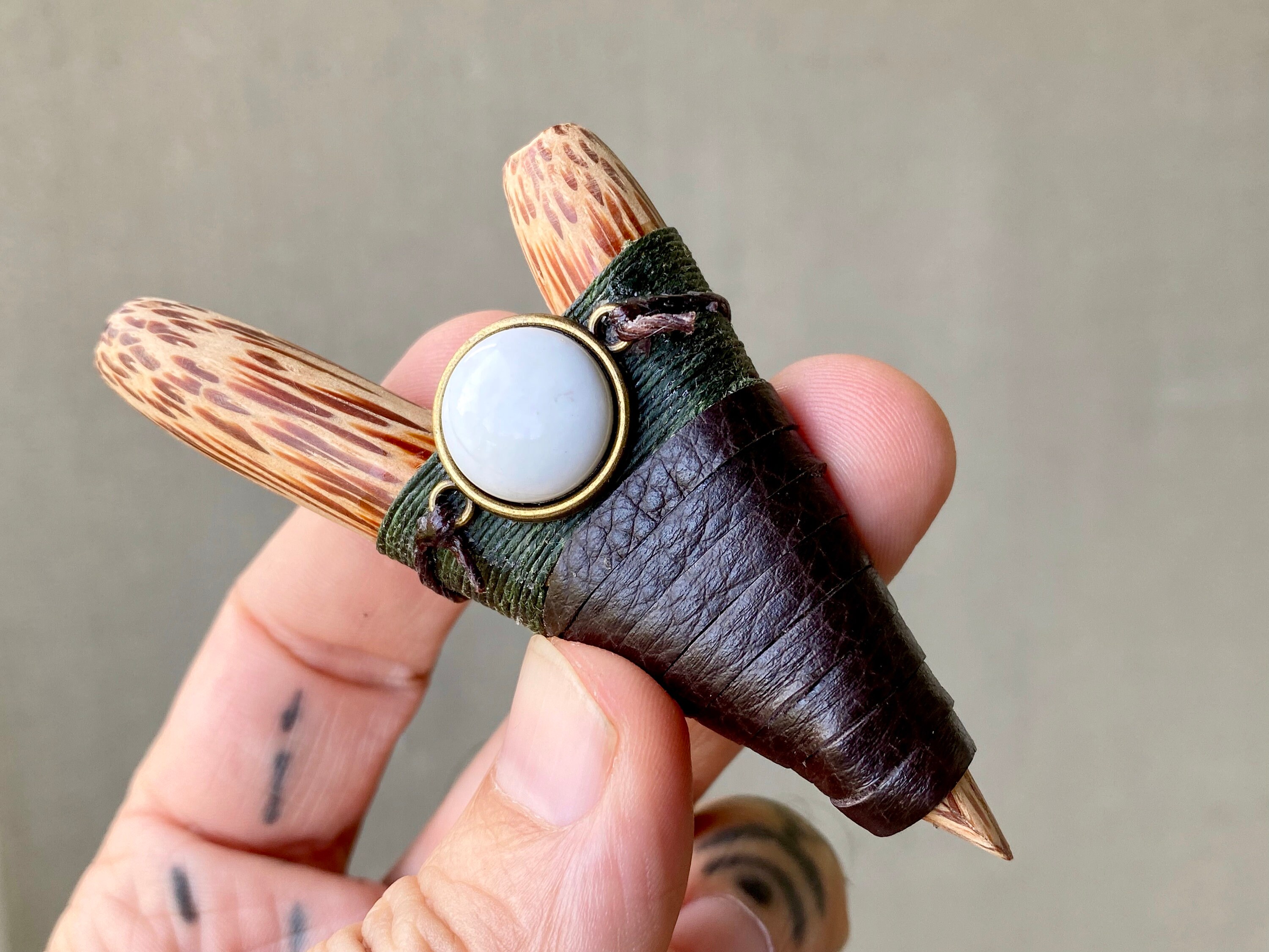 Kuripe, Traditional Wood Kuripe with Howlite, Shamanic Self-Applicator Pipe