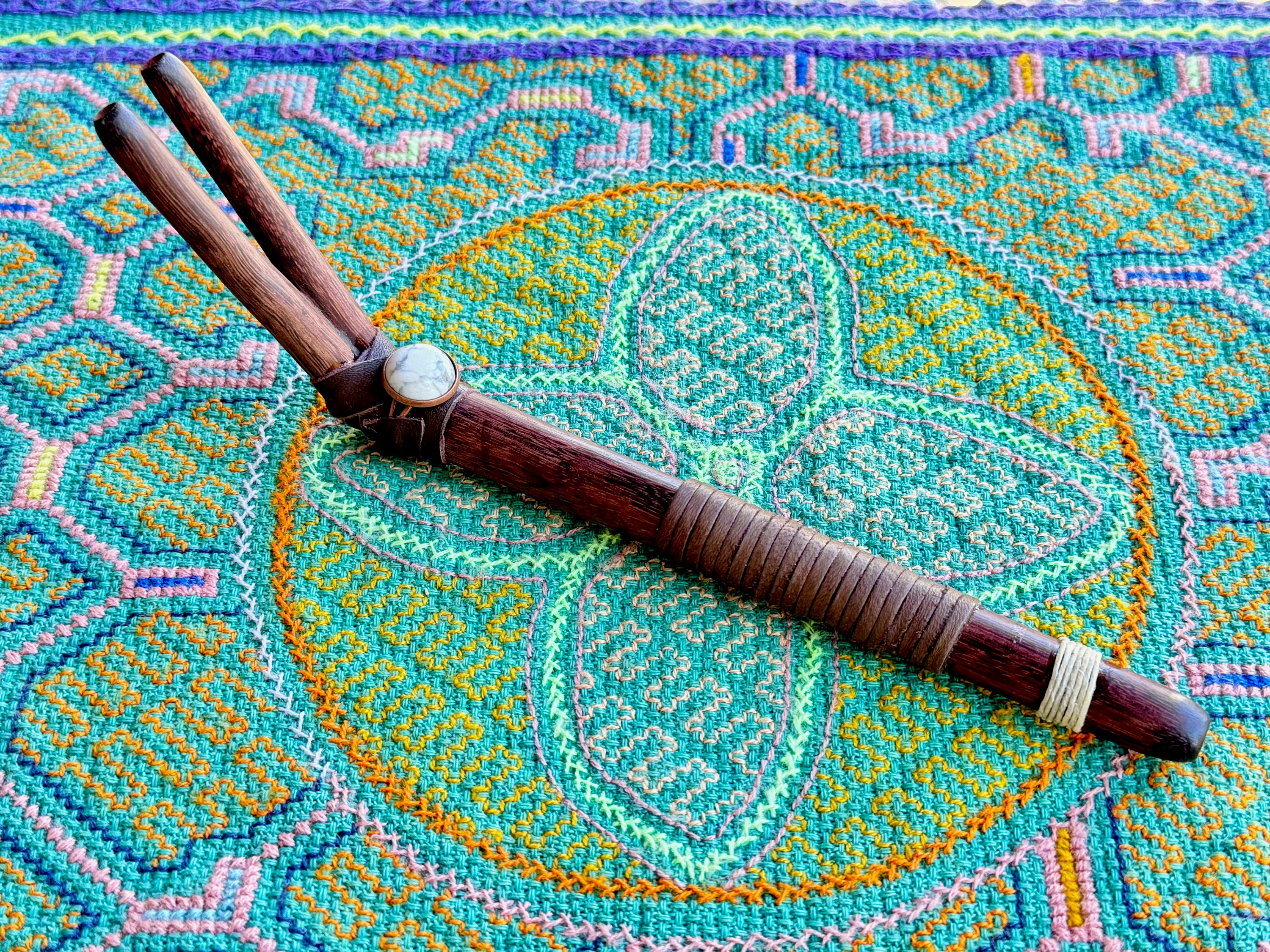 Double Tepi Pipe with Howlite, Hand Crafted Dark Tamarind Wood Tepi ...