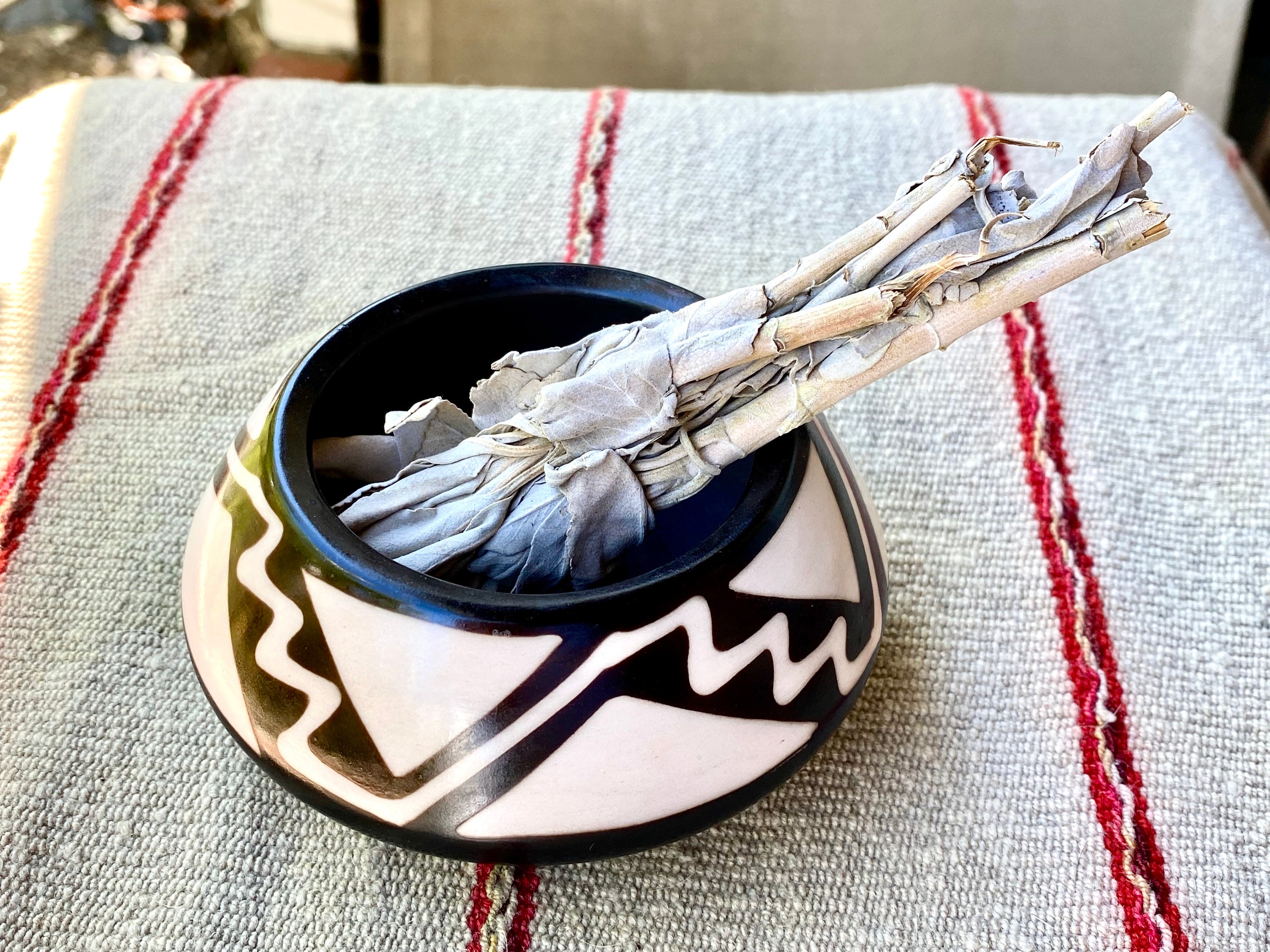 Traditional Peruvian Smudge Bowl for Palo Santo, Sage, Cone and Stick ...
