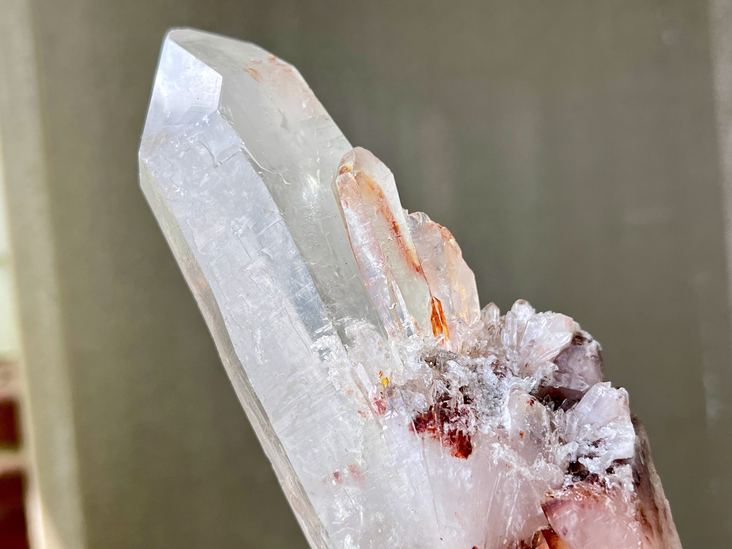 Diamantina Laser Quartz with Red Hematite, 1.1 Kilo, 10 Tall, Isis ...