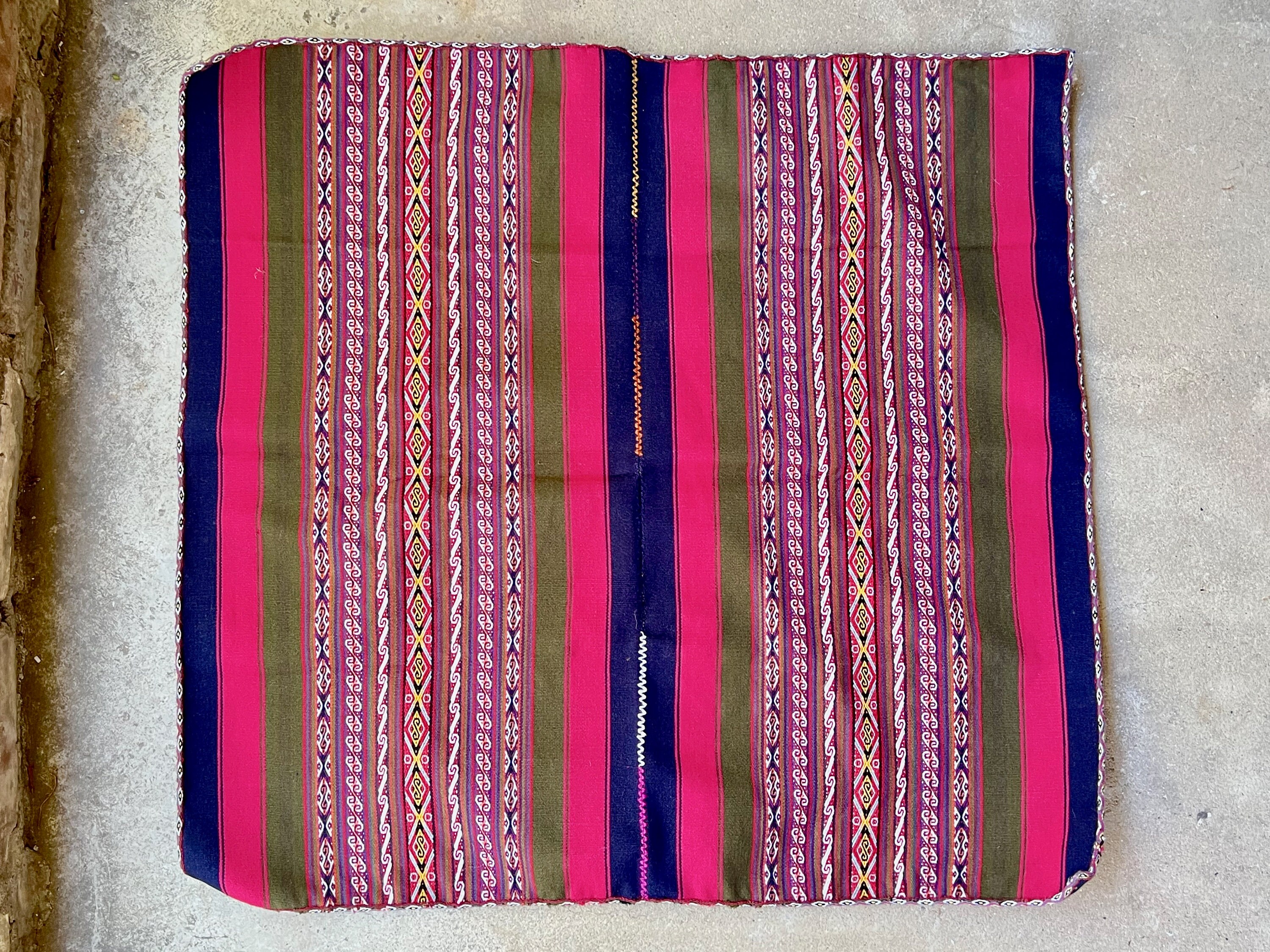 Peruvian Manta Cloth, 30 x 31 (Large Size), Andean Altar Cloth for ...