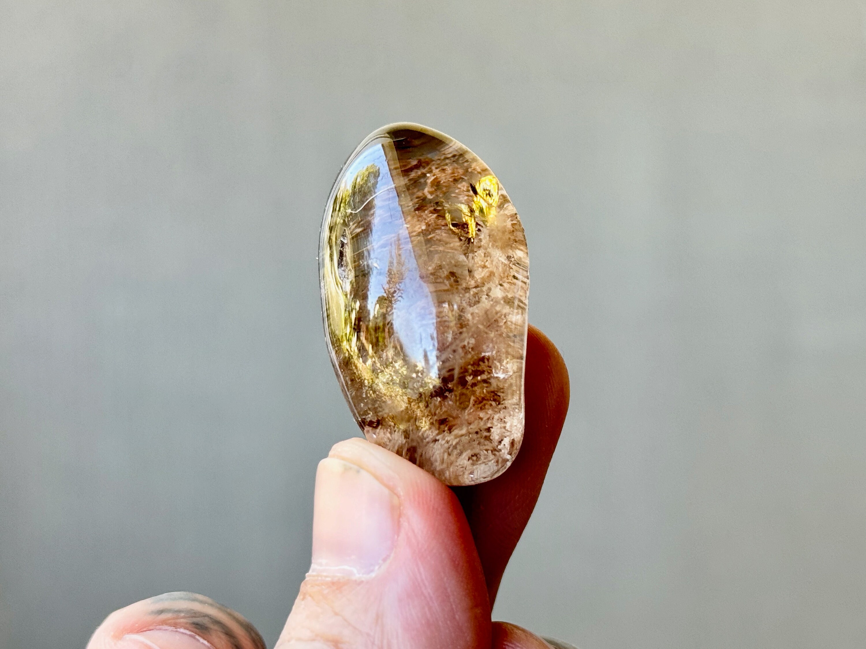 Golden Lodolite Quartz Palm Stone with Rainbow, Polished Water Clear ...