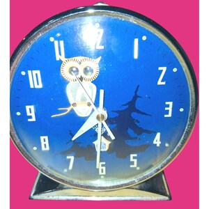 Vintage Blue Owl Design Alarm Clock With Chrome Base & Green Back Mid ...