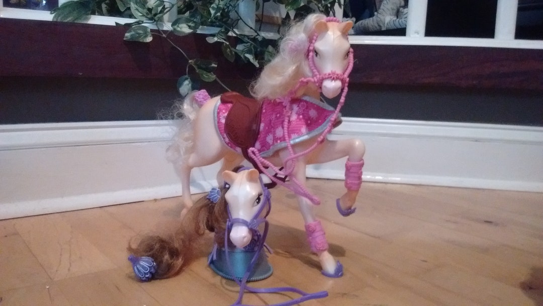 BARBIE STABLE STYLES Dress up Tawney and Me & My Horse 2006 Mattel ...