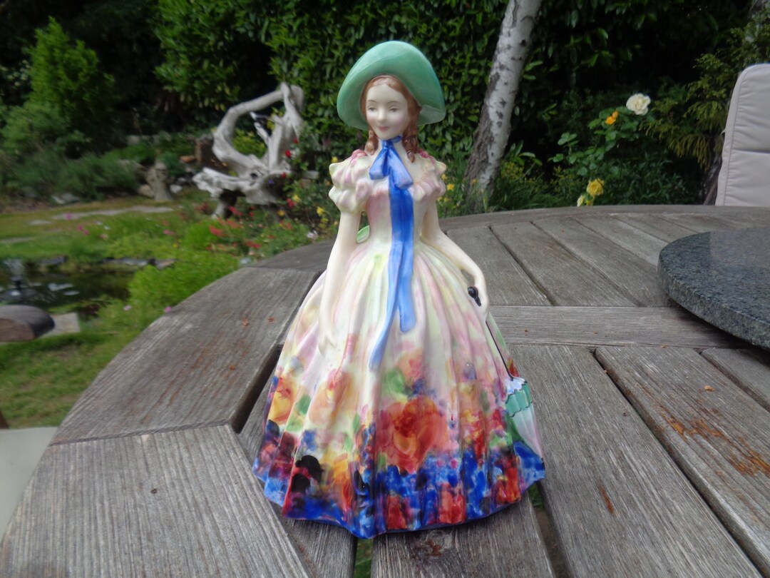 Royal Doulton "easter Day" HN 2039 Figure 1945 - Etsy