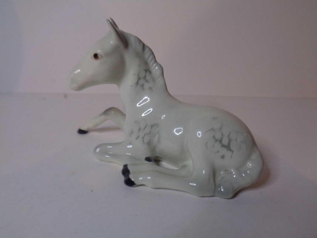 Beswick Foal Lying Number 915 Grey Gloss Issued 1961 - Etsy