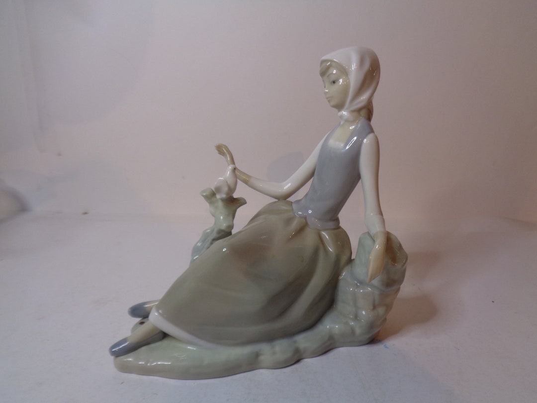 Lladro Shepherdess With Dove Number 4660 Issued 1969 Gloss Version - Etsy