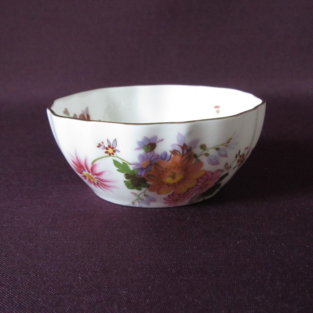 Royal Crown Derby Sugar Bowl 'DERBY POSIES' Pattern, 1979 Backstamp ...