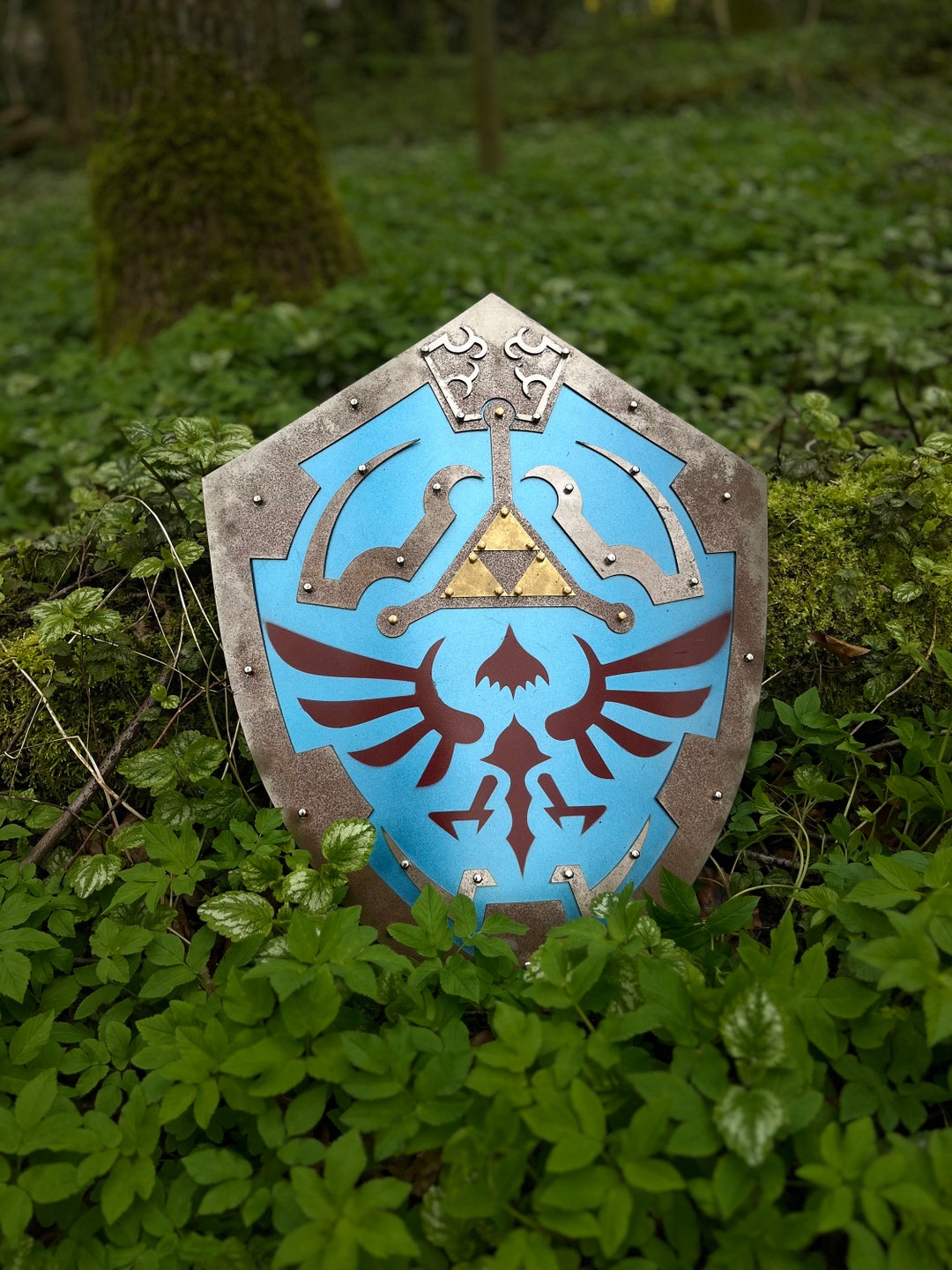 Hylian Shield - Handcrafted Lifesize Metal Replica 1:1 - the Legend of ...