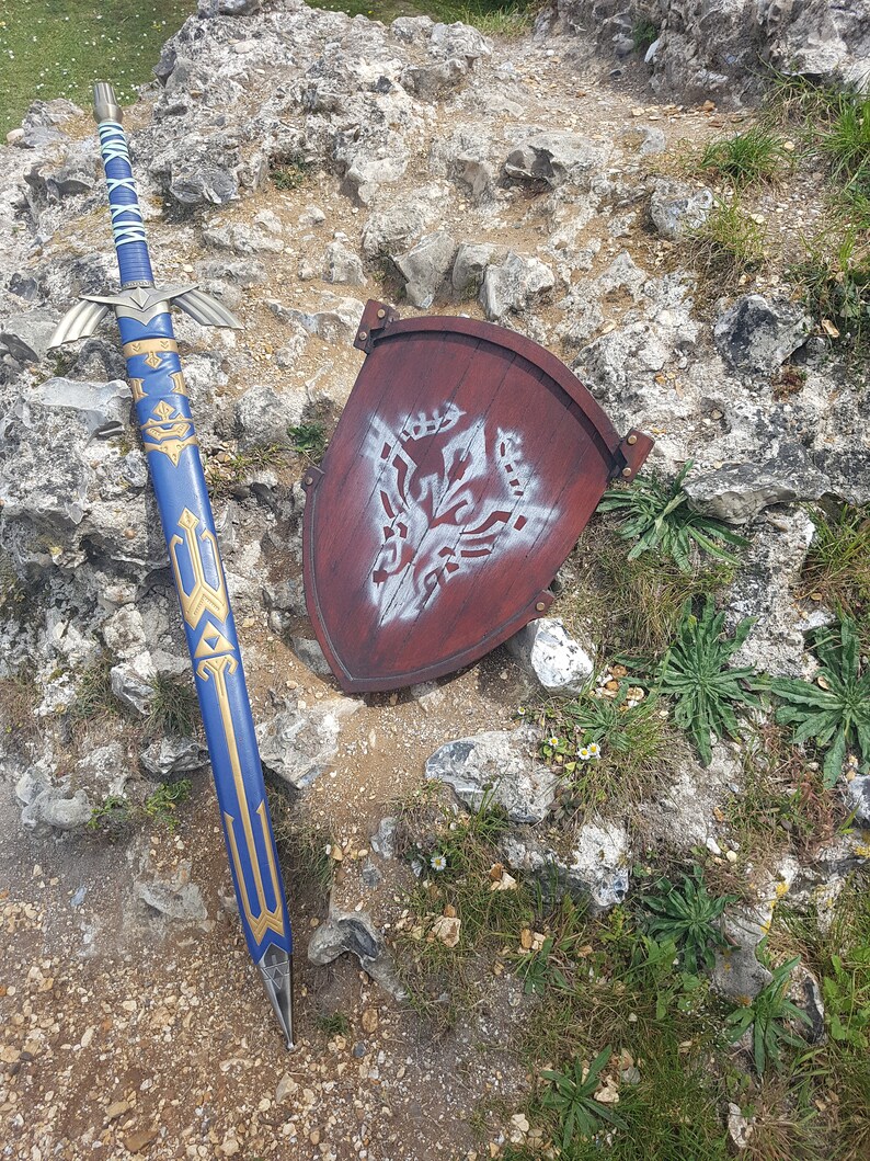 Link's Wooden Shield: the Legend of Zelda Twilight | Etsy