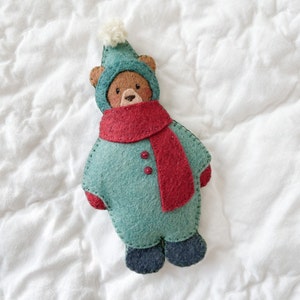 Bundled up Bear Felt Ornament Pattern: DIY Winter Holiday Sewing Craft ...