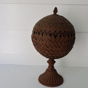 Globe Shaped Centerpiece With Leaves and Lid - Etsy