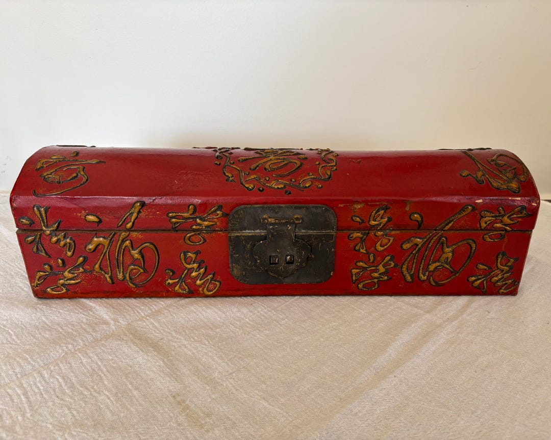 Red Chinese Lacquered Box With Gold Embellishments - Etsy