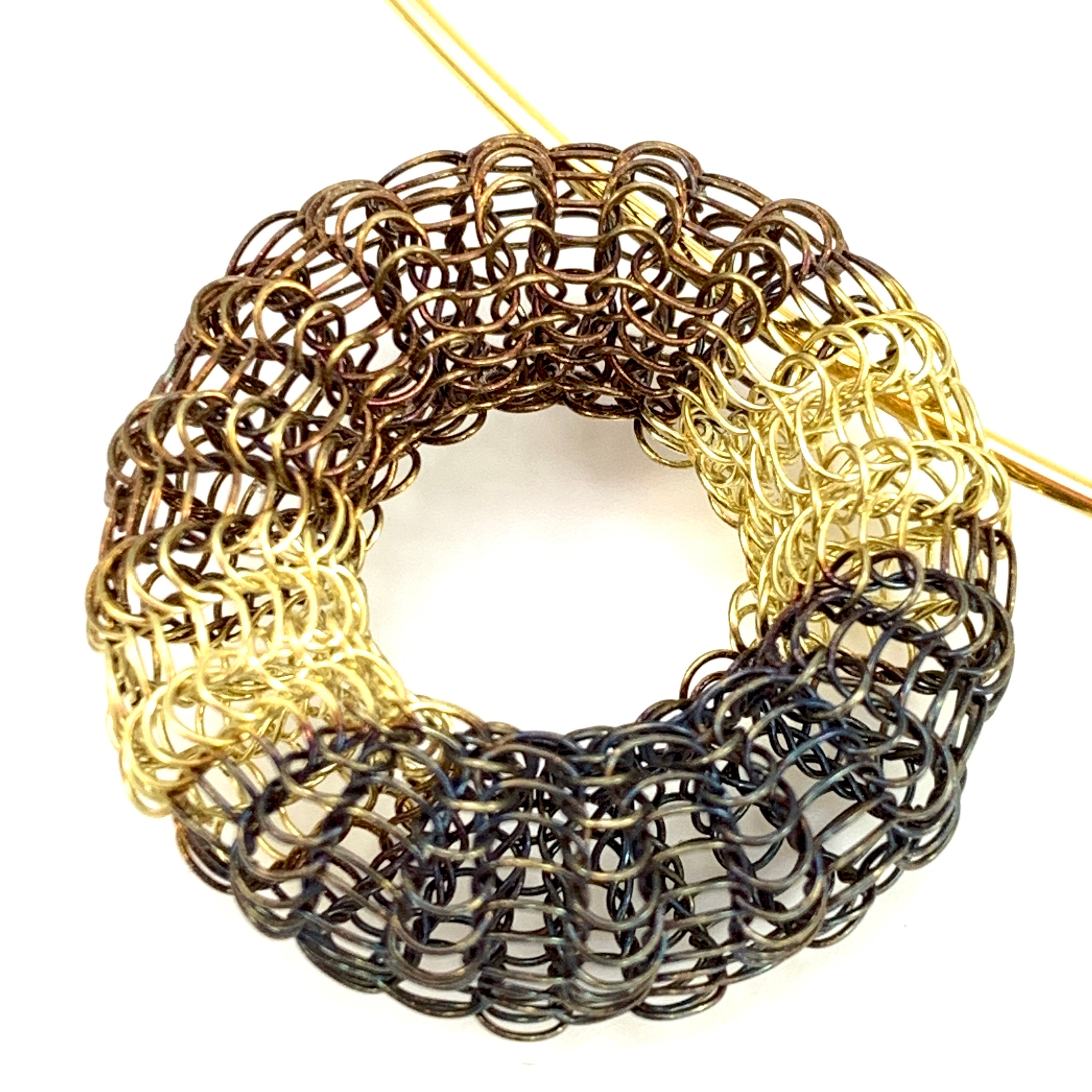 Halsreif mit gestricktem tricolor DONUT aus - Etsy.de